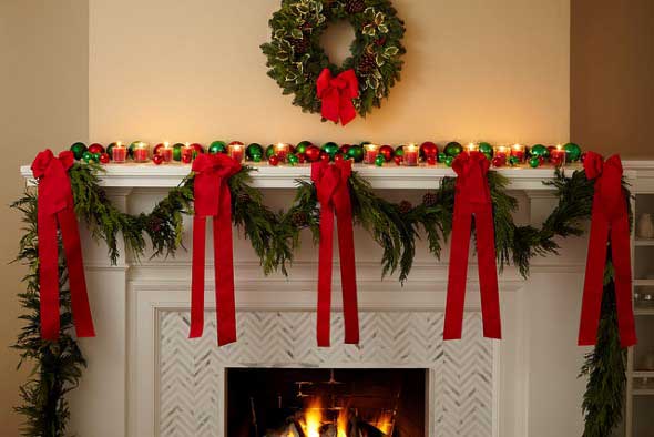 Usar festão e cordões na decoração de Natal