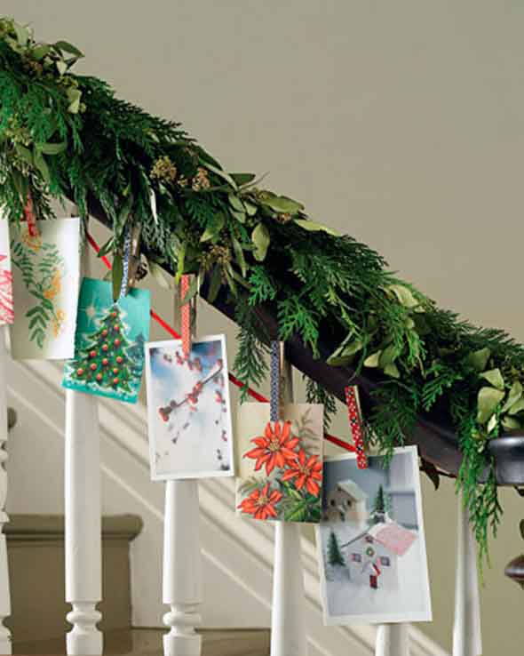 Usar festão e cordões na decoração de Natal