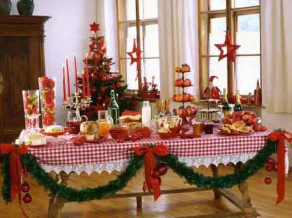 Usar festão e cordões na decoração de Natal